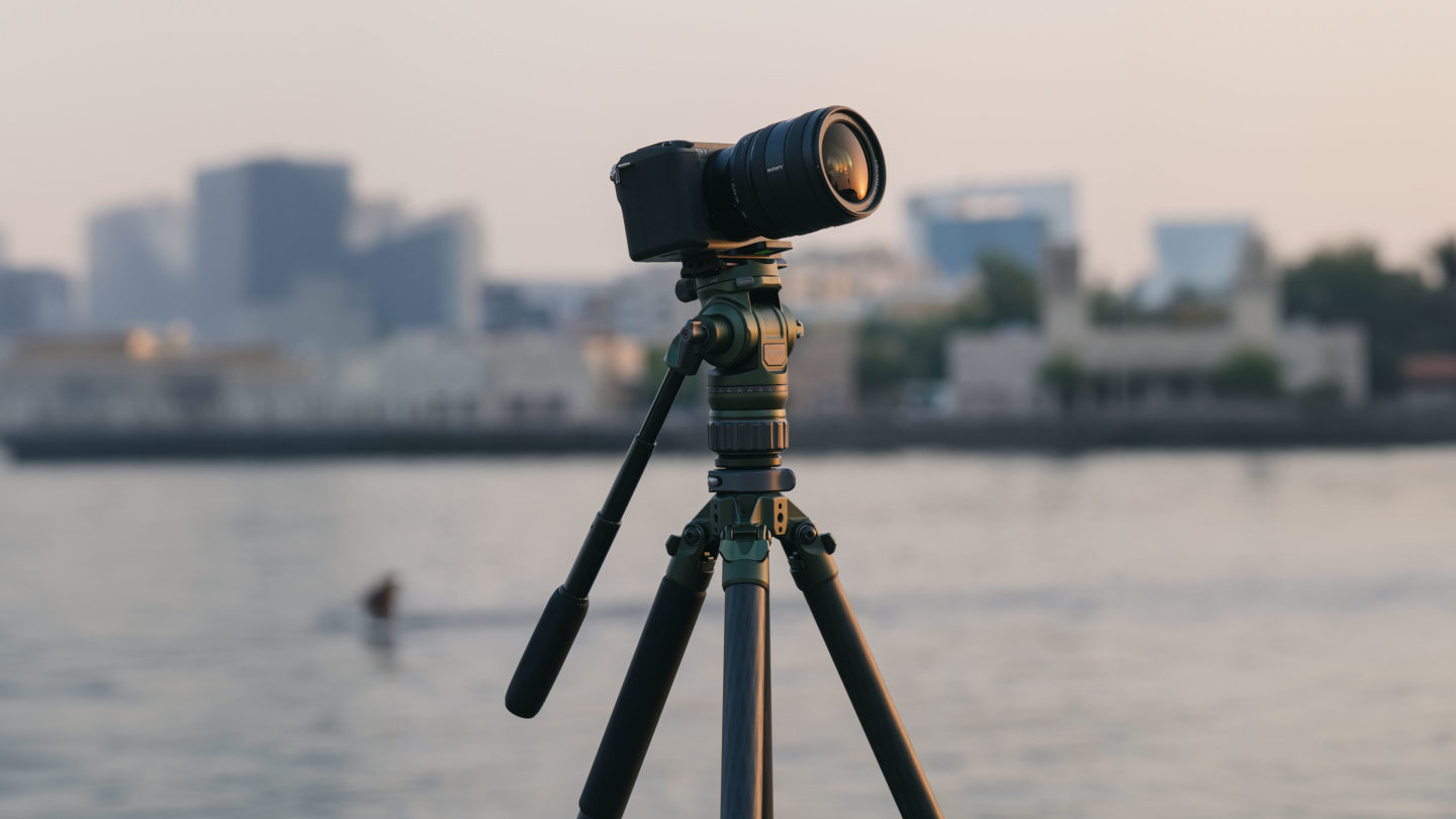 Tilta VT05 Travel Video Fluid Head with 3-Stage Carbon Fiber Tripod Legs (5KG) | Tilta