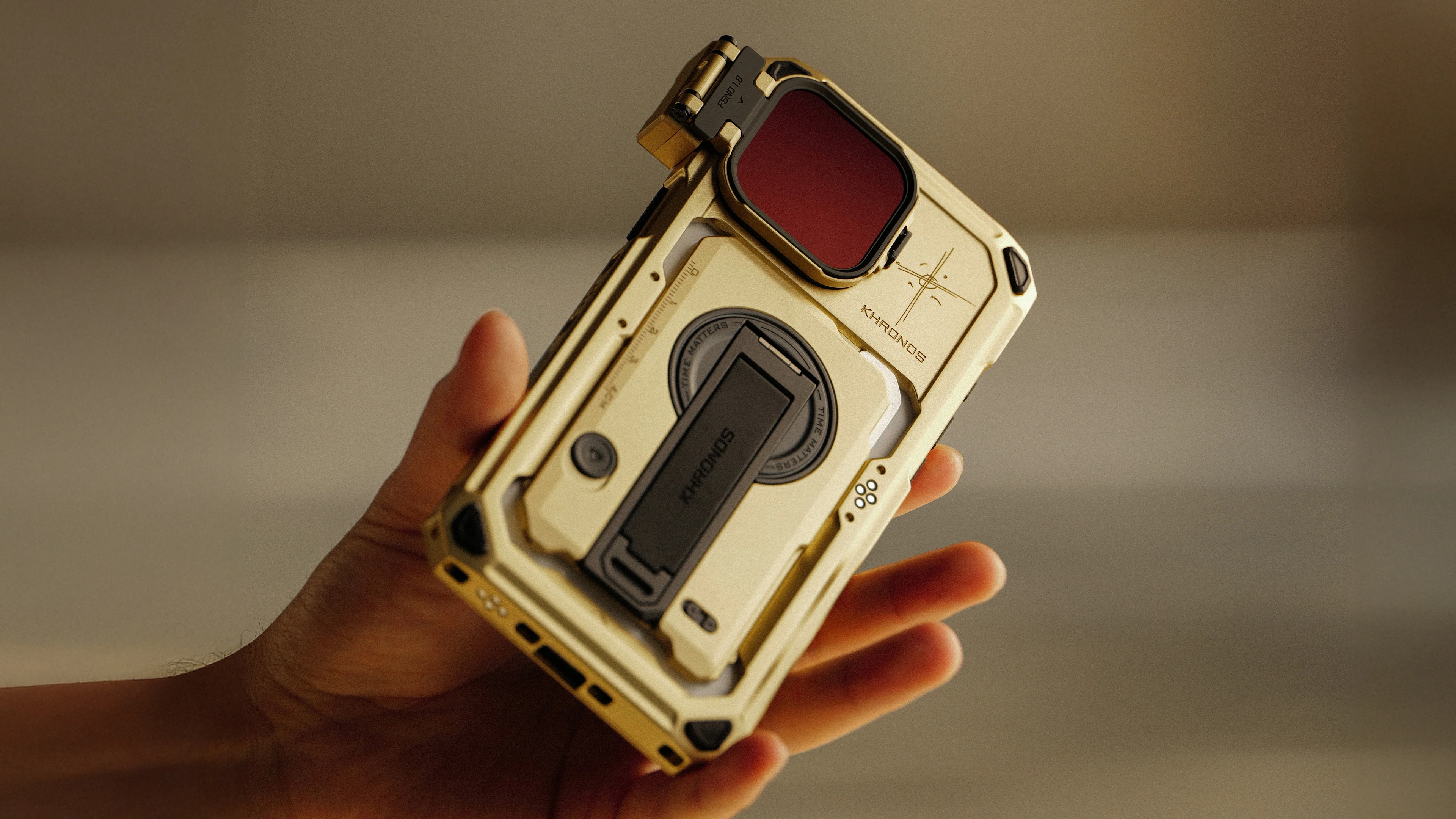 Khronos x On the Roam iPhone 16 Pro/Pro Max Ultimate Kit – Gold | Tilta
